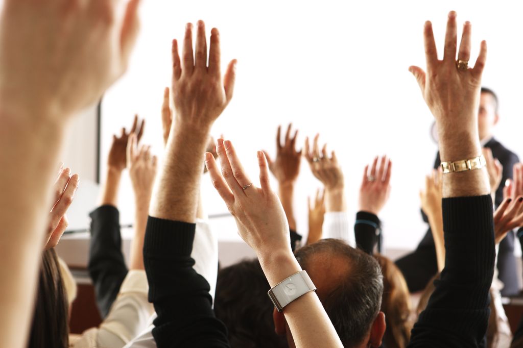 How to tackle questions during your presentation | SlideXpress